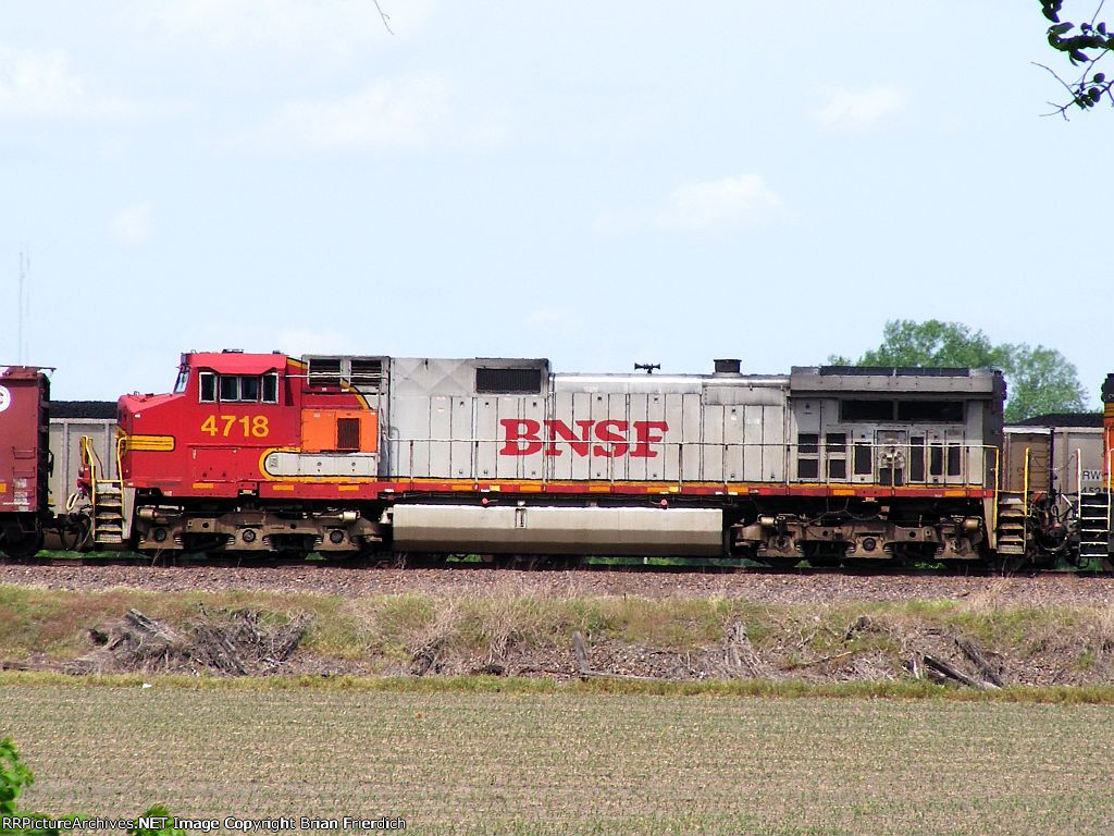 BNSF 4718